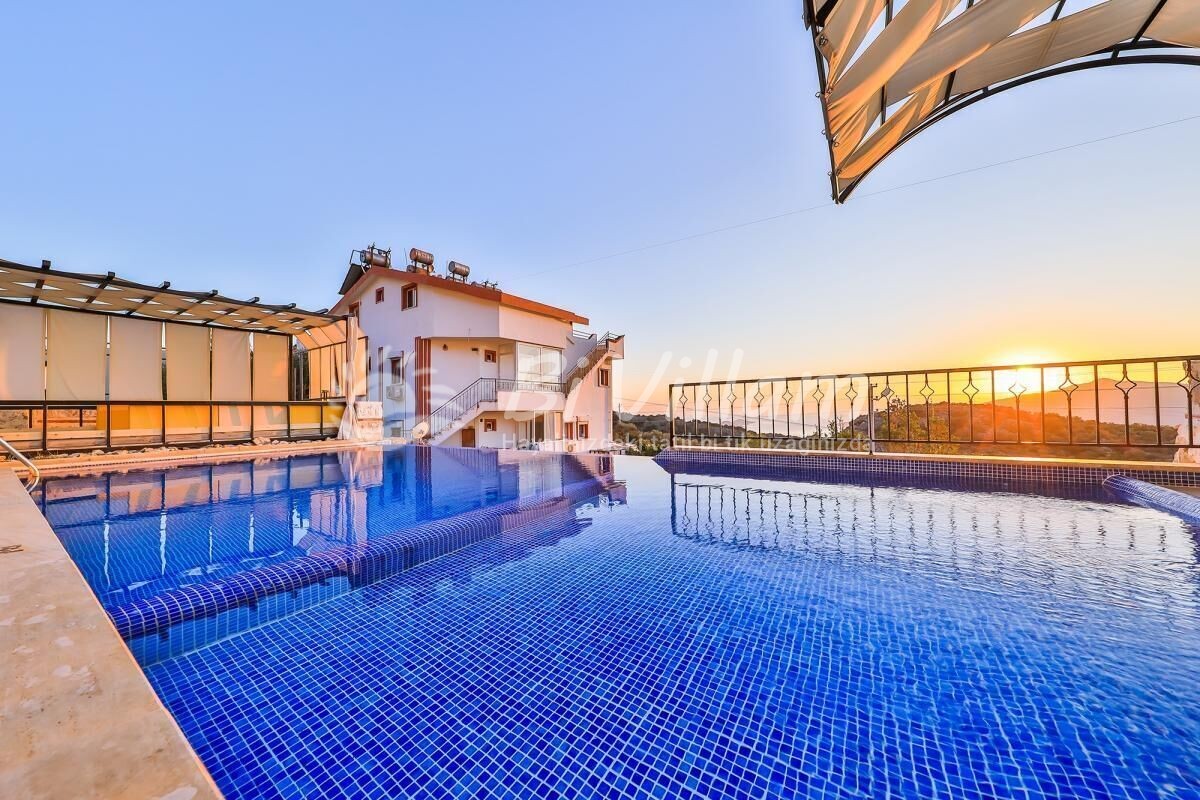 Villa Asfina Deniz Manzaralı 7 Kişilik Villa