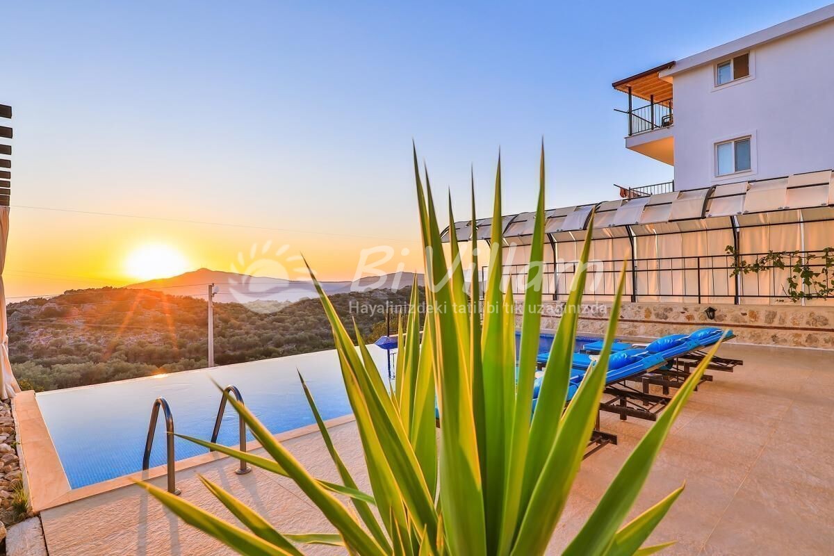 Villa Asfina Deniz Manzaralı 7 Kişilik Villa