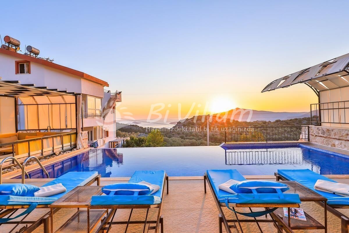 Villa Asfina Deniz Manzaralı 7 Kişilik Villa
