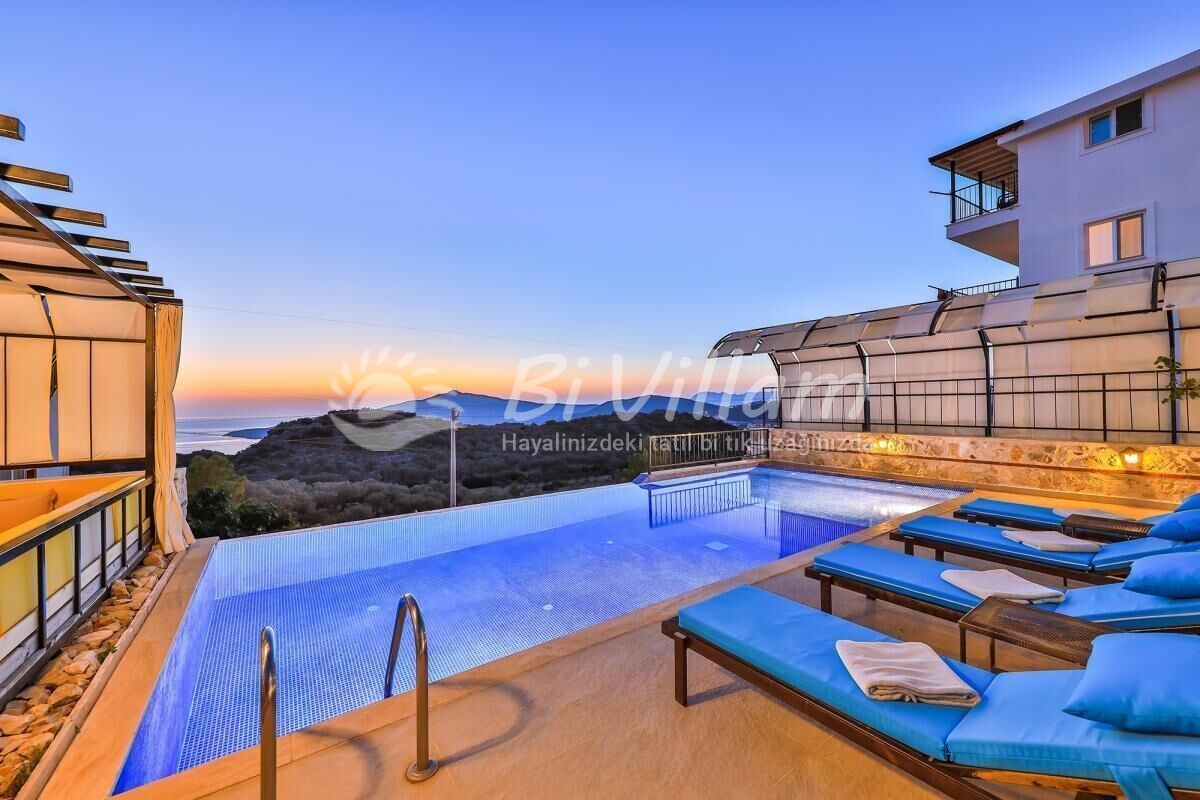 Villa Asfina Deniz Manzaralı 7 Kişilik Villa