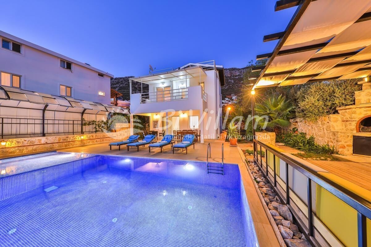 Villa Asfina Deniz Manzaralı 7 Kişilik Villa