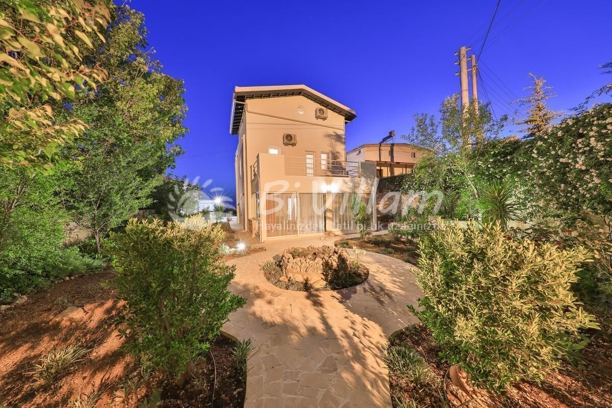 Villa Asfina Deniz Manzaralı 7 Kişilik Villa