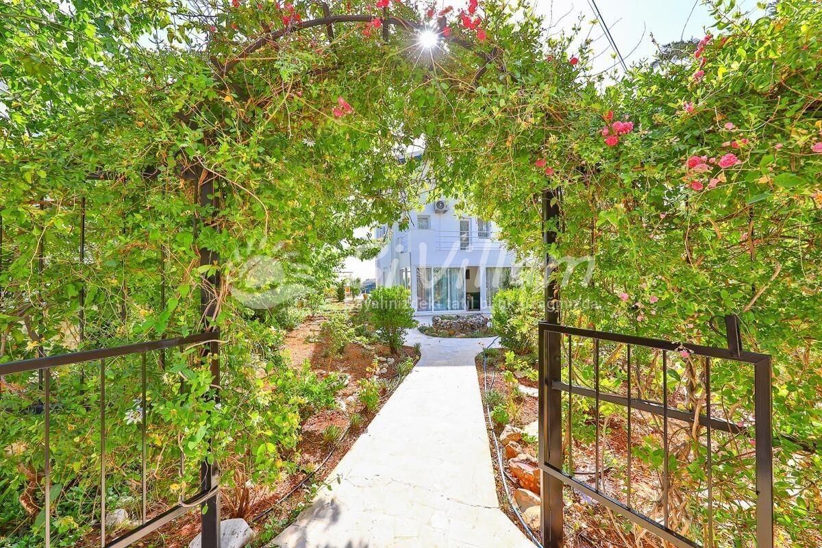 Villa Asfina Deniz Manzaralı 7 Kişilik Villa