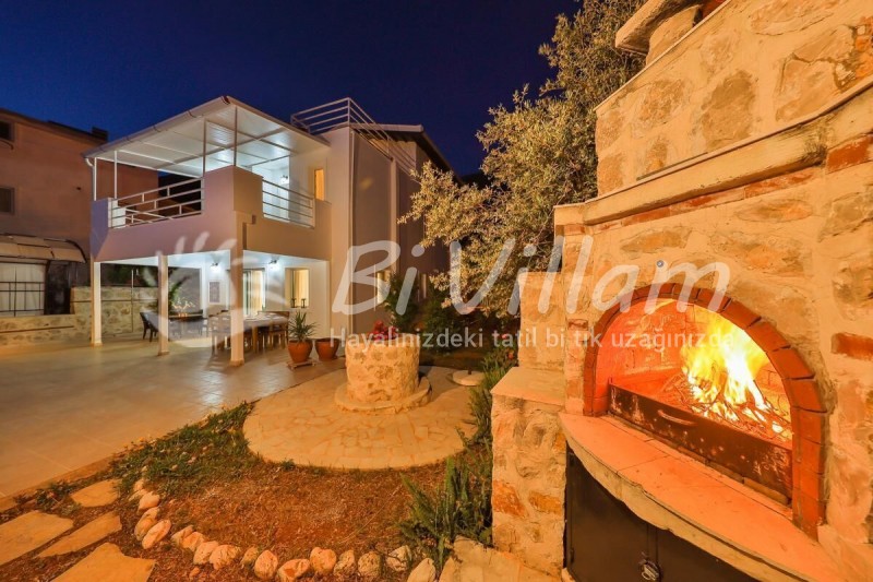 Villa Asfina Deniz Manzaralı 7 Kişilik Villa