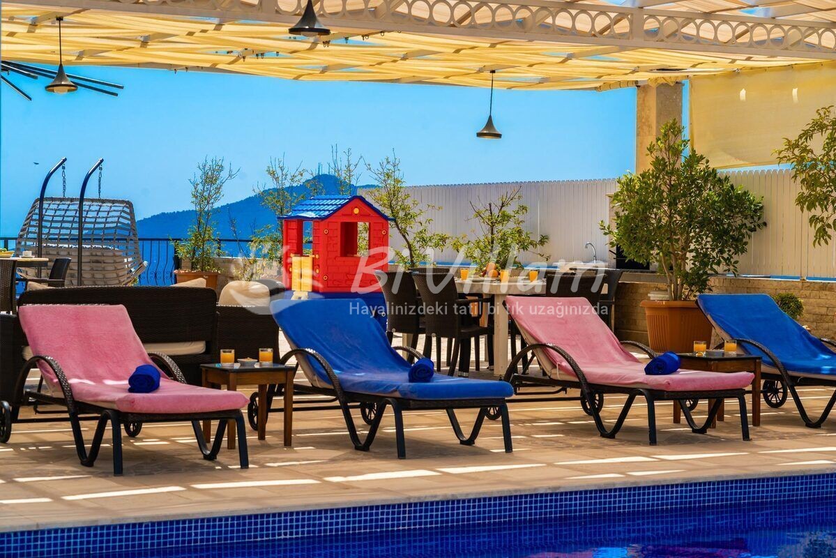 Villa Felix 4 Kişilik Muhafazakar Villa
